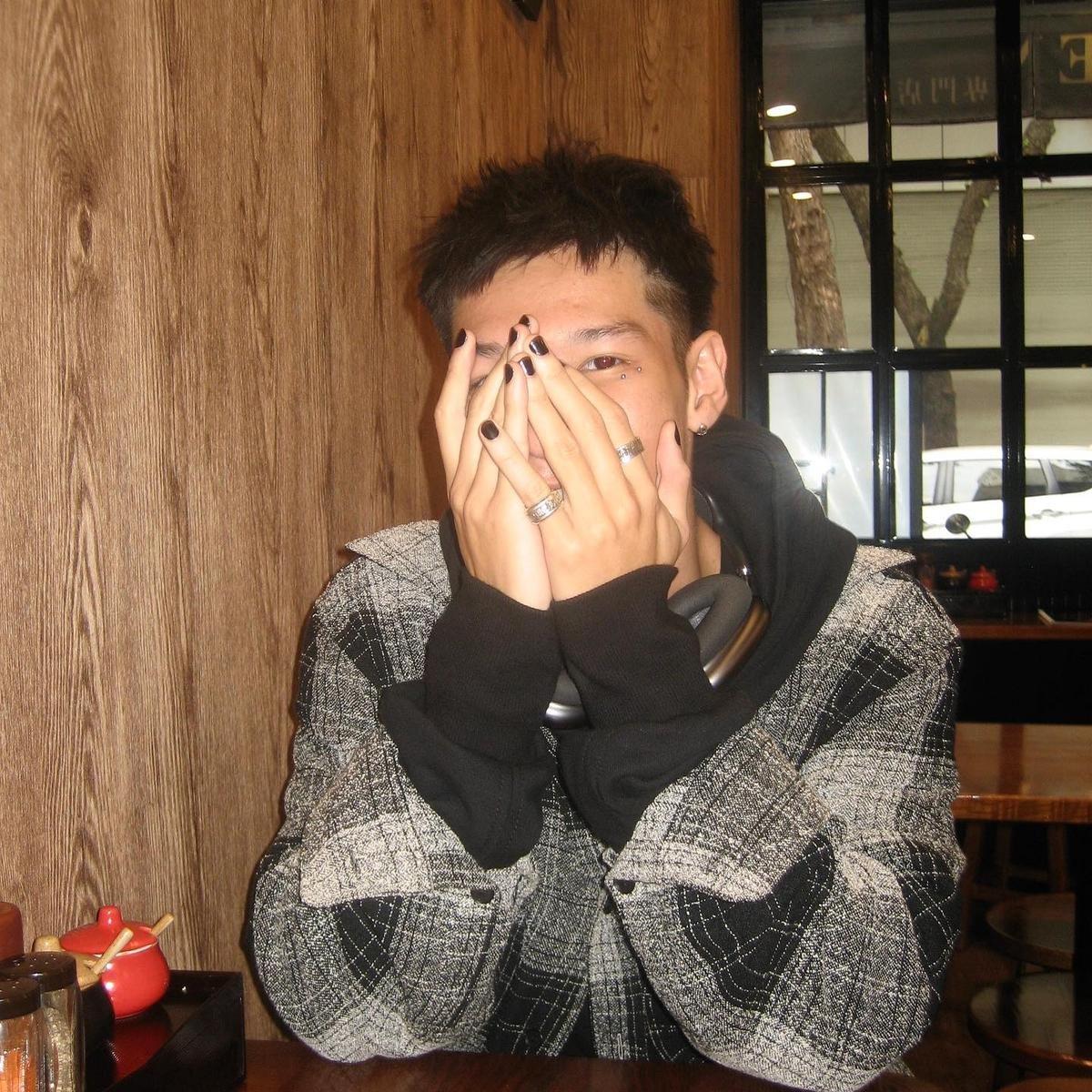 CĐM cả đêm đi xin ảnh MCK, nam rapper bực mình đăng luôn ảnh cho ...